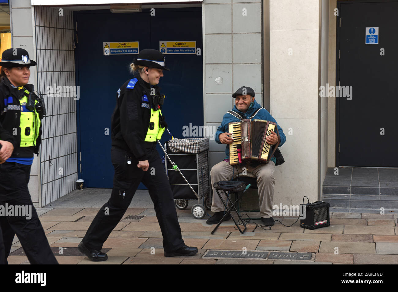 Wolverhampton people city centre hi-res stock photography and images ...