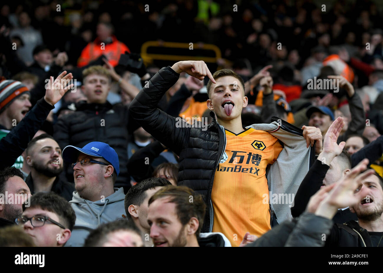 Football fans supporters celebrating hi-res stock photography and ... Football fans supporters celebrating hi-res stock photography and ...