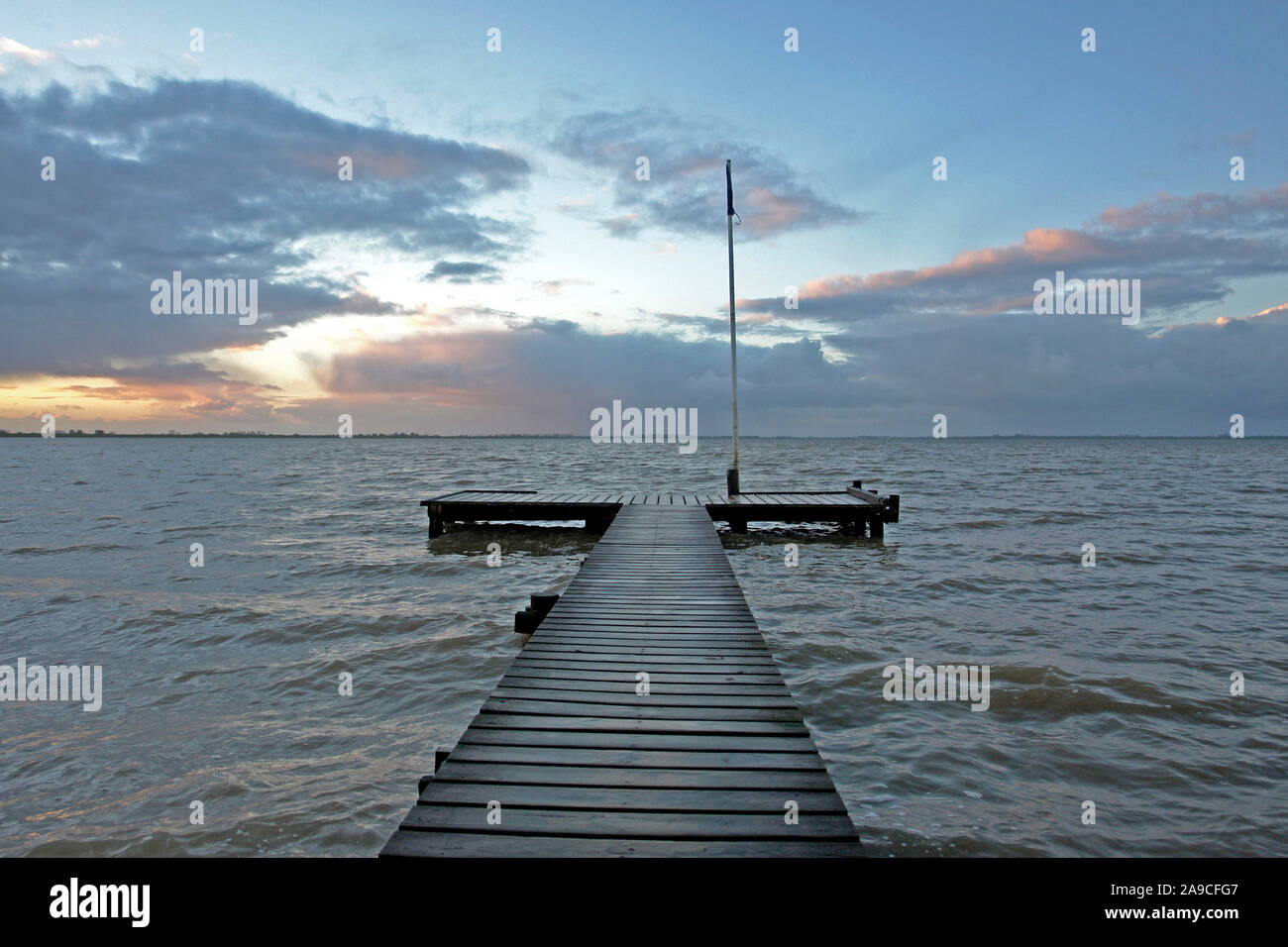 Einsamer Steg im Jadebusen, Dangast, Niedersachsen Stock Photo - Alamy
