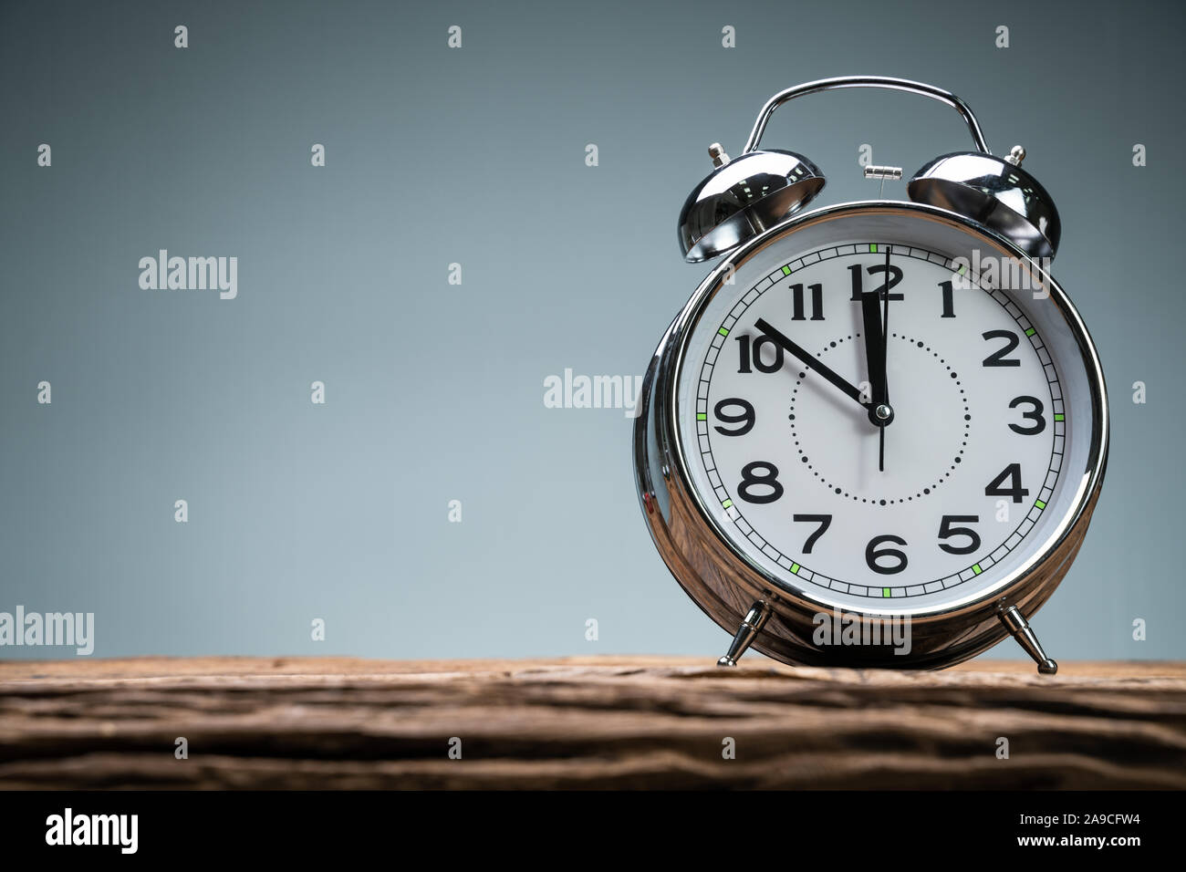 Alarm clock ringing hi-res stock photography and images - Alamy