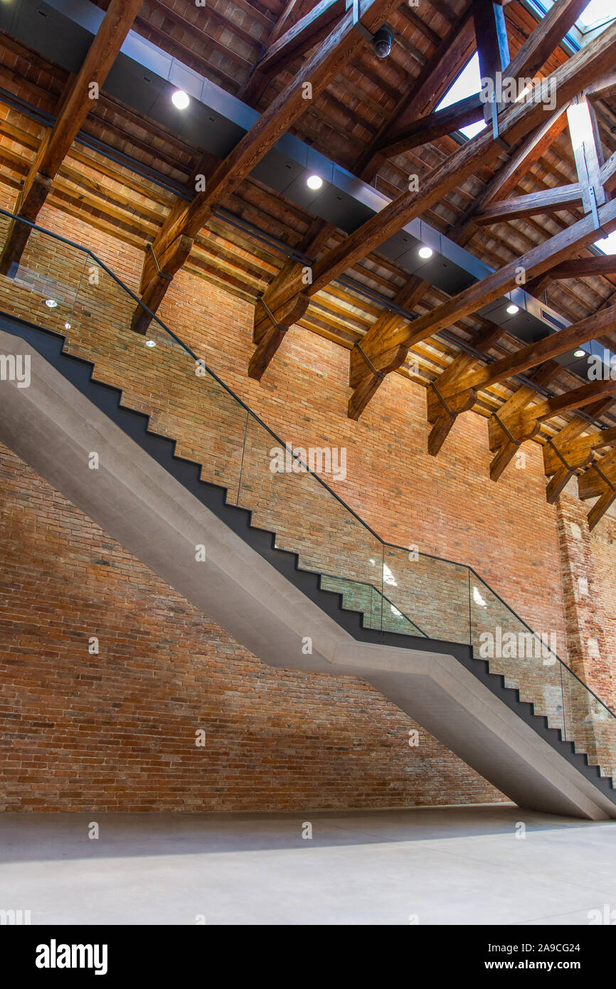 Punta Della Dogana Minimalist Brick and Glass Interior and Architecture ...
