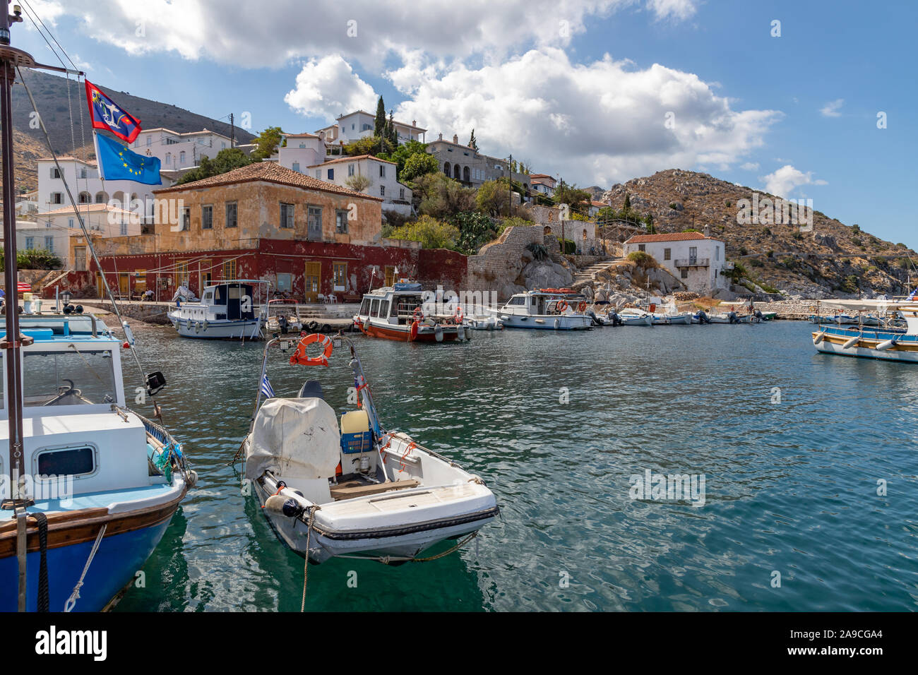 Kamini hydra hi-res stock photography and images - Alamy