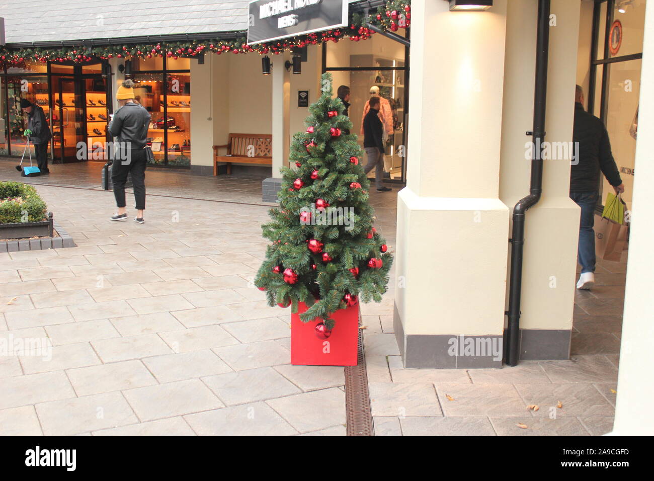 Cheshire oaks designer outlet chester hi-res stock photography and ...