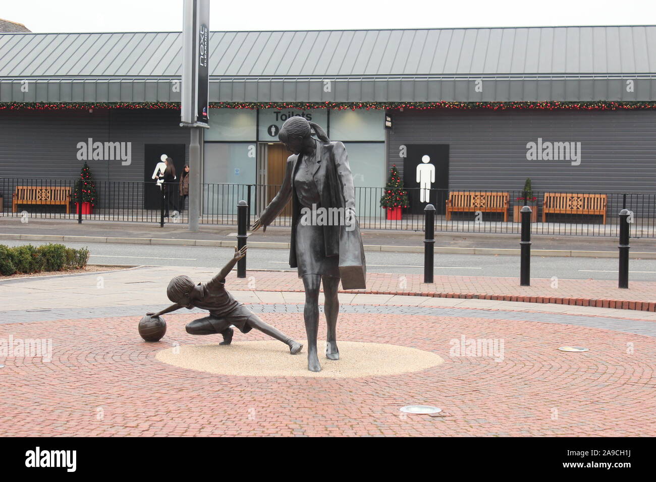 Cheshire Oaks Designer Outlet Chester High Resolution Stock Photography ...
