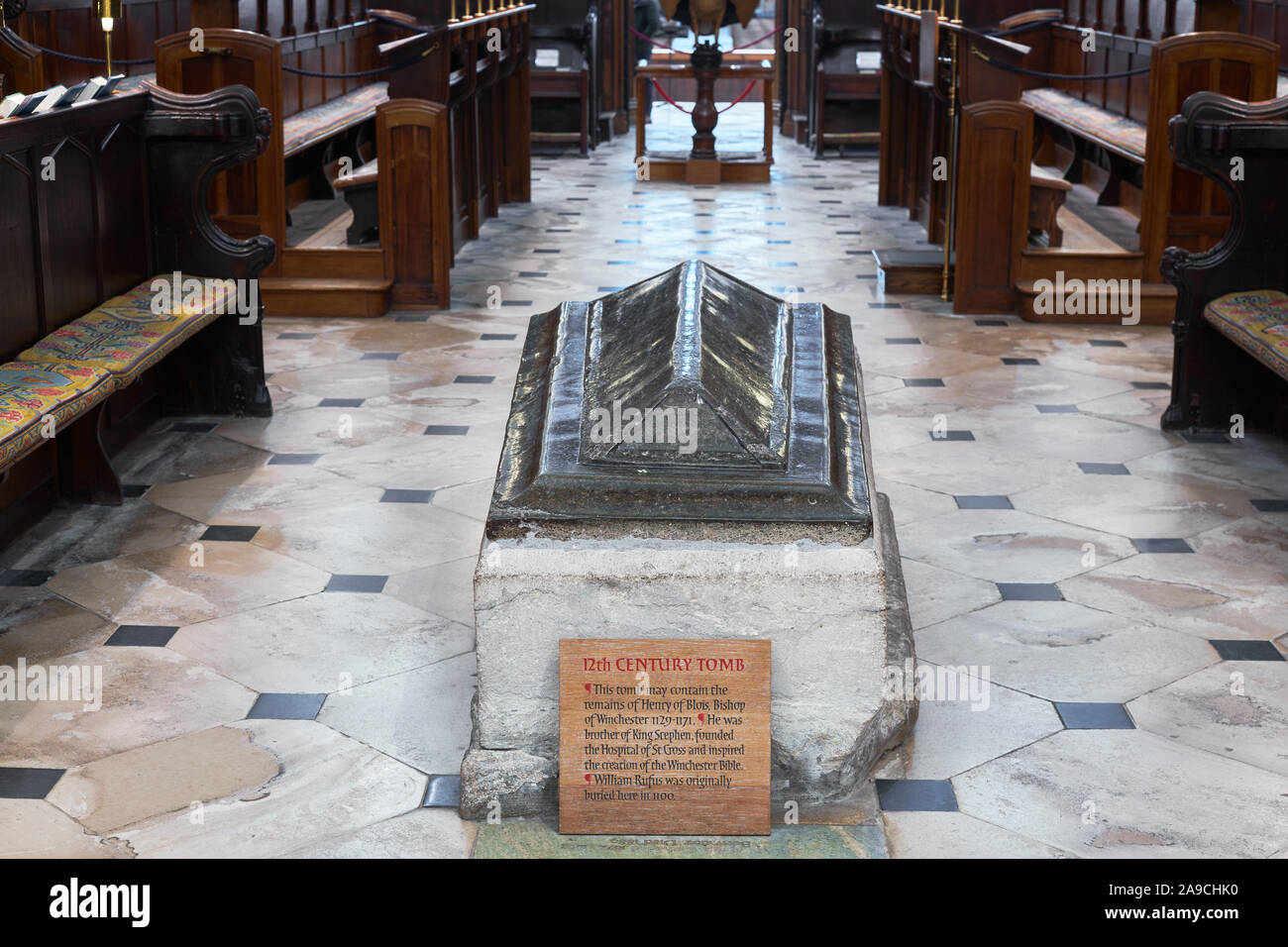 Tomb in medieval cathedral hi-res stock photography and images - Alamy