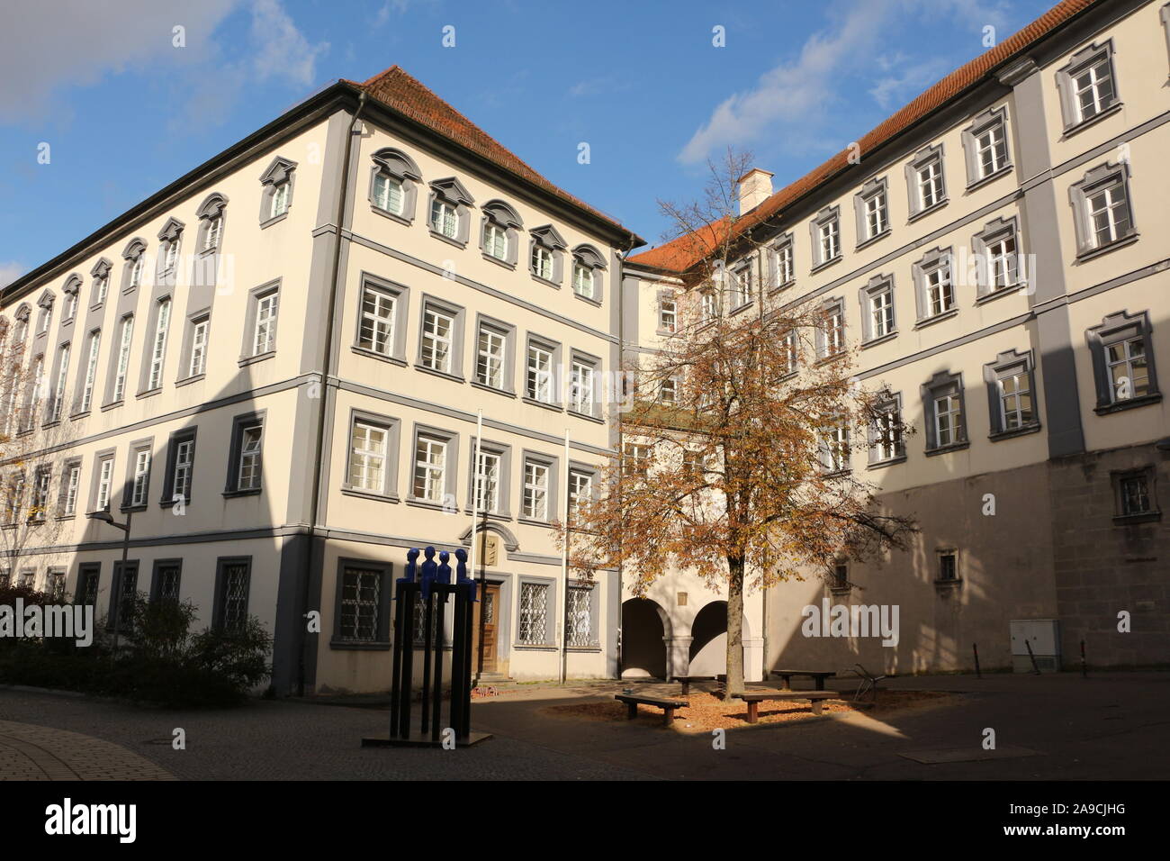 Historische Gebäude in der Altstadt von Ellwangen in Baden-Württemberg ...