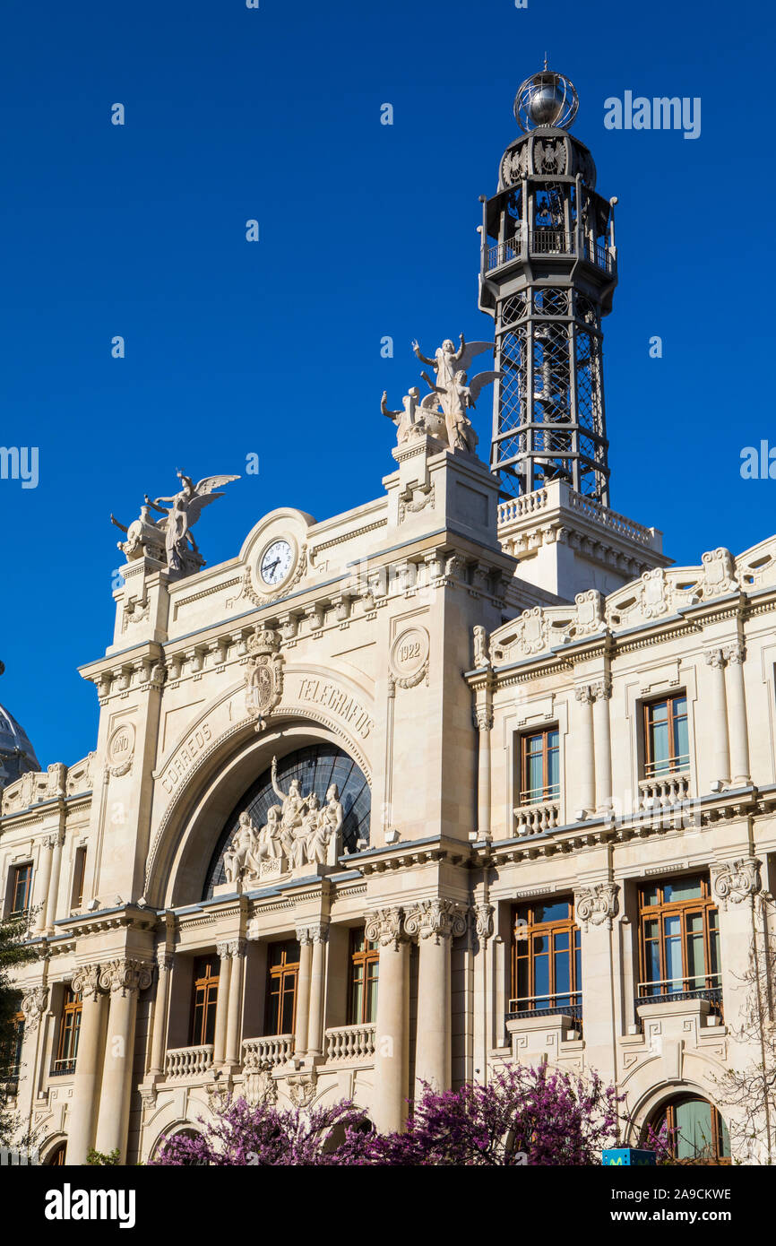 The magnificent Central Post Office building, also known as Edificio de ...