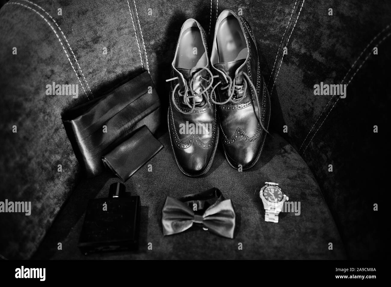 Elegant men's wedding shoes at groom morning Stock Photo - Alamy