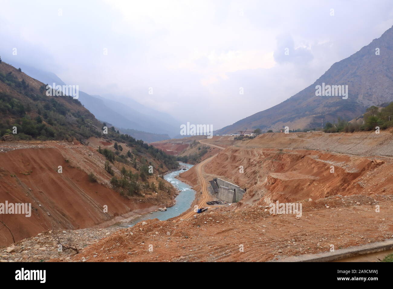 Autumn in the Tien Shan mountains. Pskem and the Maidantal ridge ...