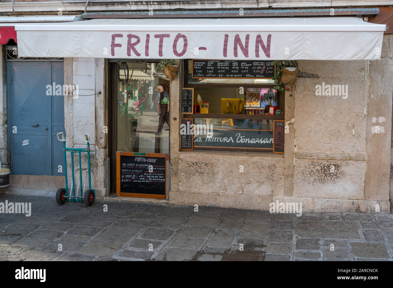 Frito frito hi-res stock photography and images - Alamy
