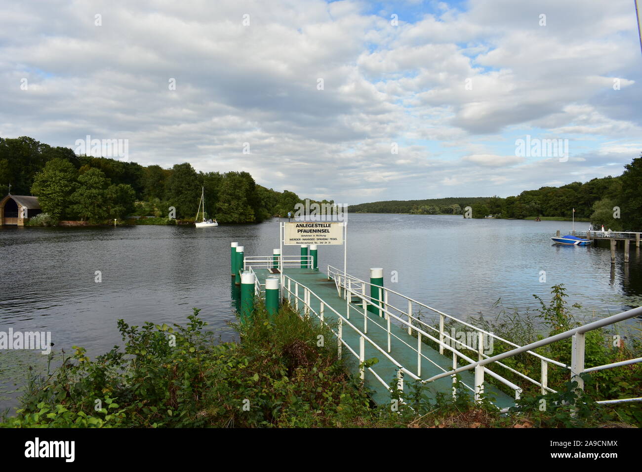 Quiet dock hi-res stock photography and images - Alamy