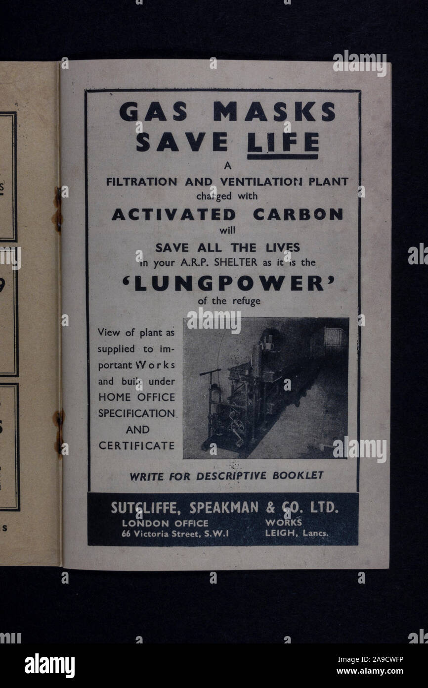 Gas mask 1940 hi-res stock photography and images - Alamy