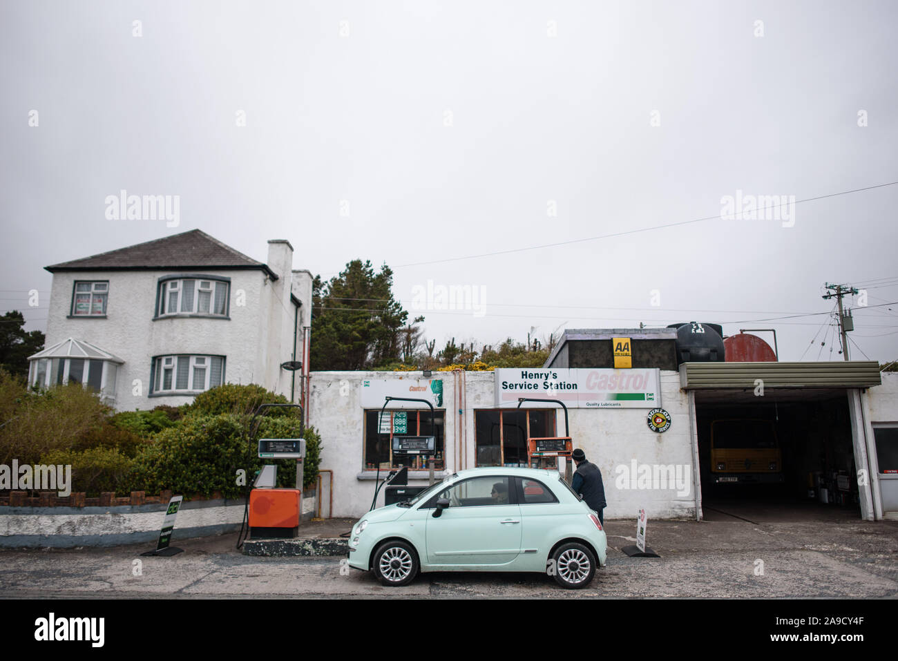 Petrol station ireland cars hi-res stock photography and images - Alamy