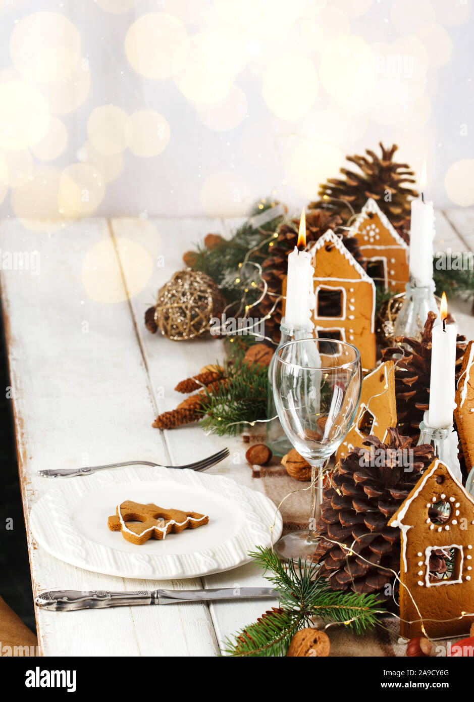 Gingerbread house table setting hi-res stock photography and images - Alamy