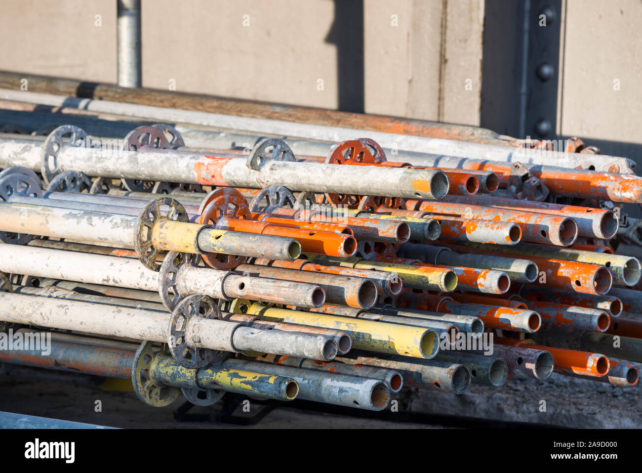 Laying scaffold hi-res stock photography and images - Alamy