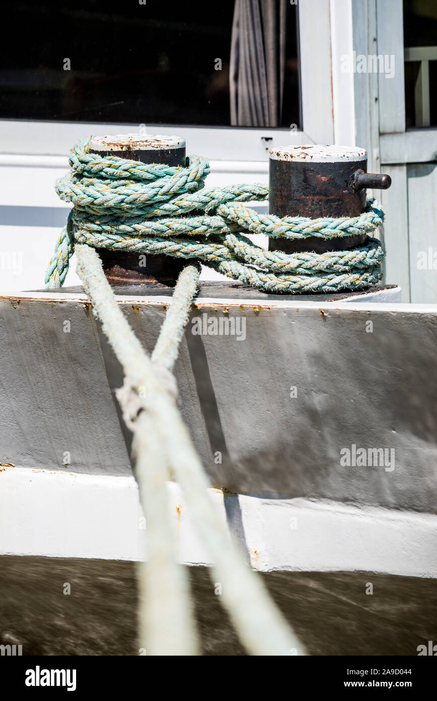 Ship hull symbols hi-res stock photography and images - Alamy