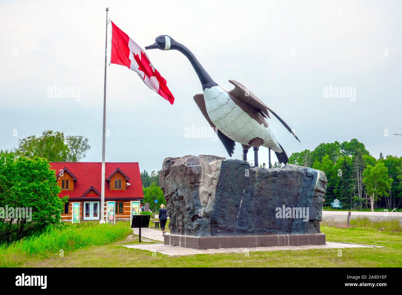 Wawa Goose in Goulais River, Ontario: This giant roadside goose has ...