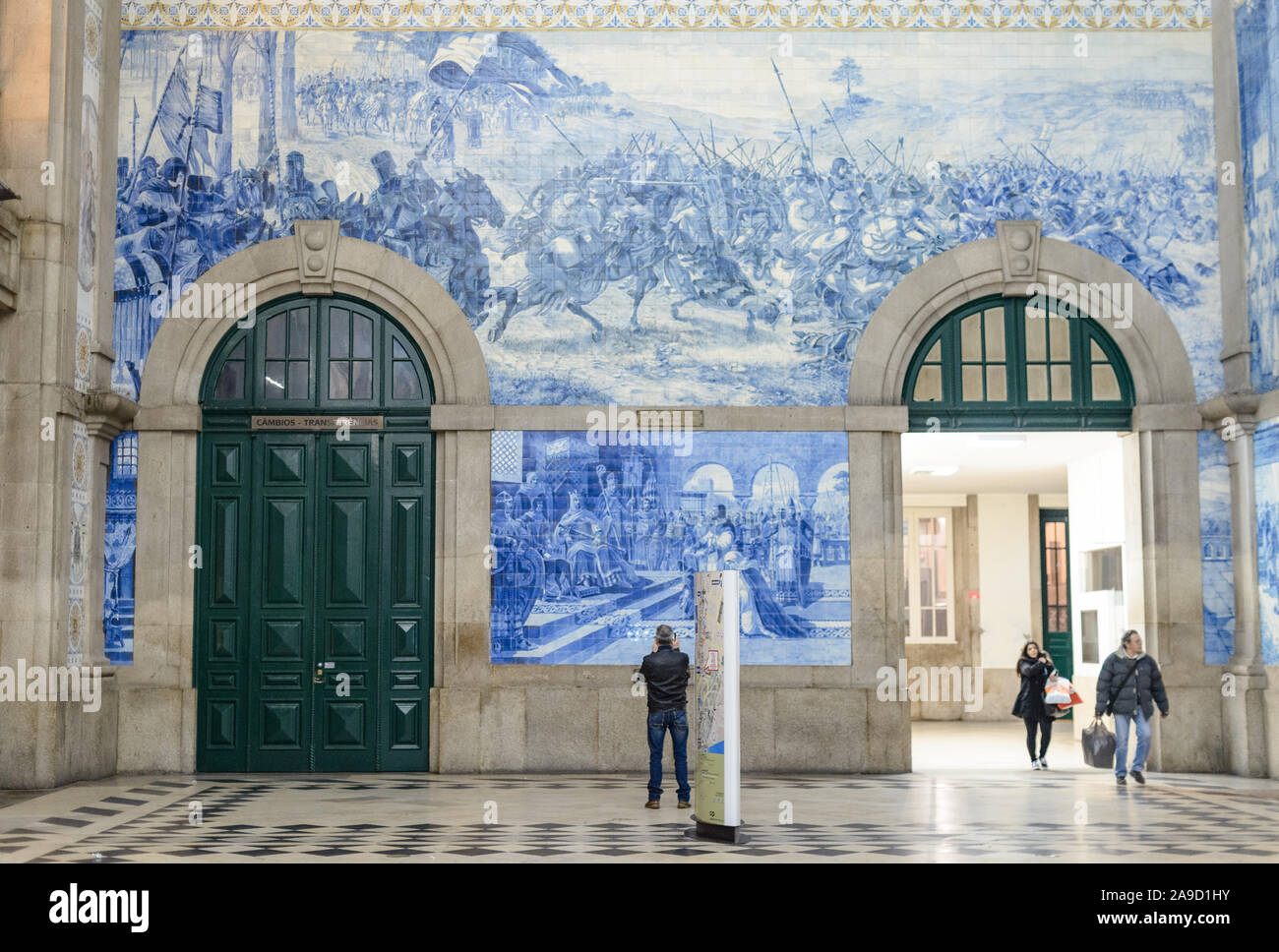 Traditional wall picture from ceramic tiles in Porto Stock Photo - Alamy