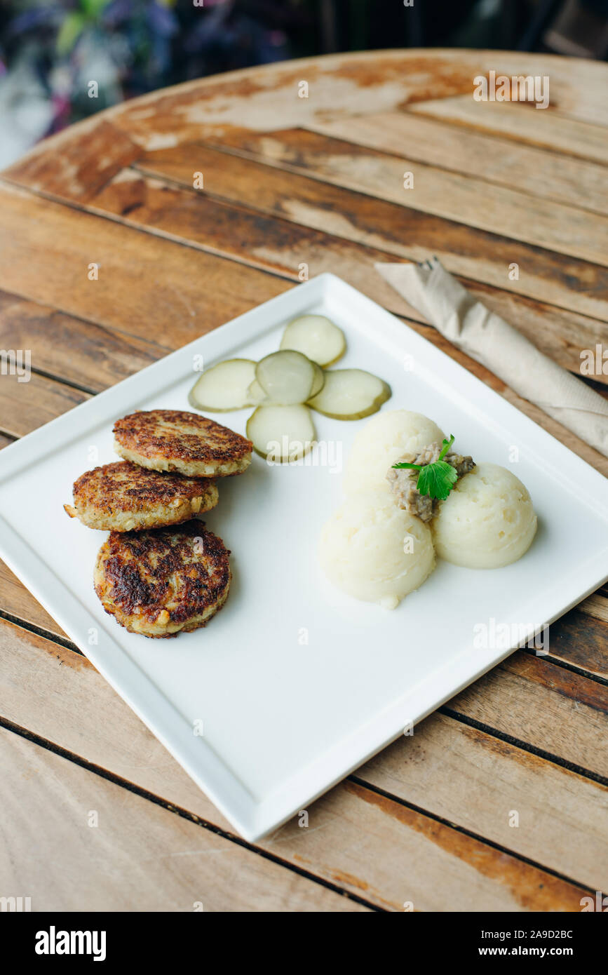 Mashed potatoes meat pickles hi-res stock photography and images - Alamy