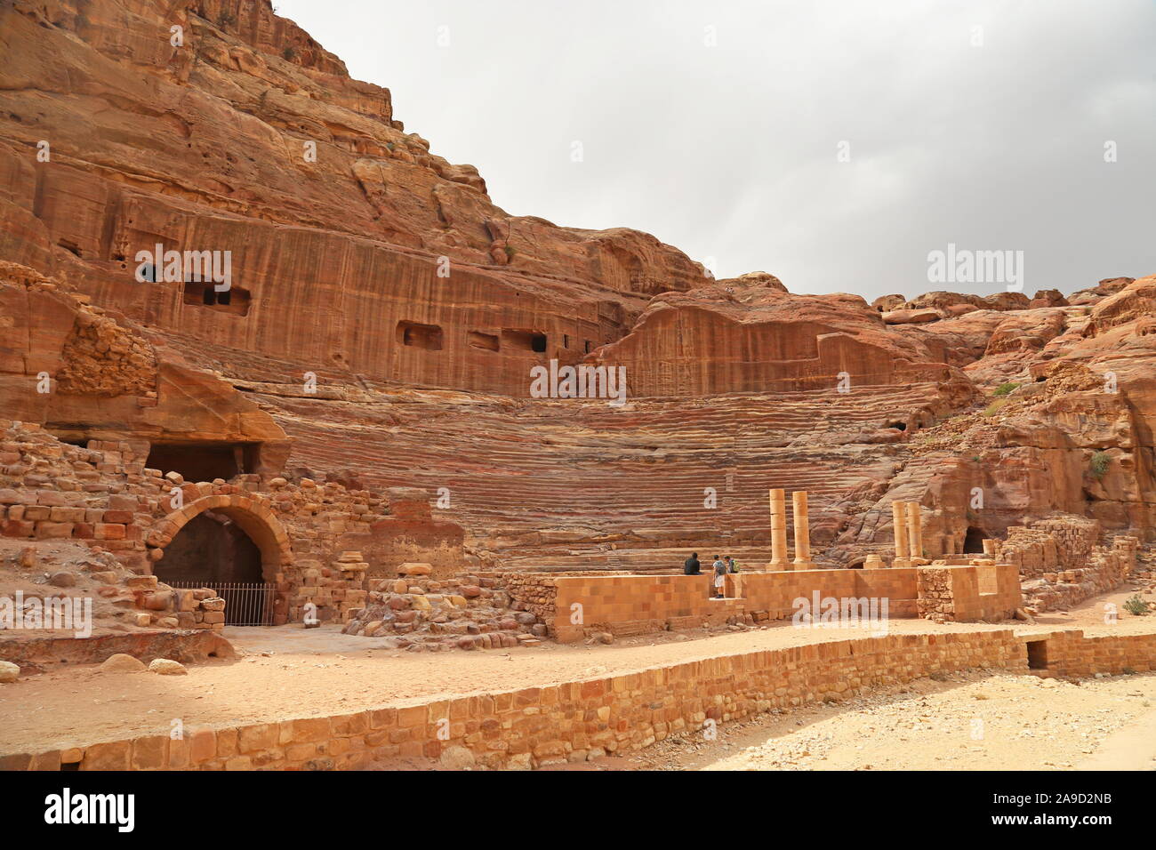 Petra amphitheater hi-res stock photography and images - Alamy
