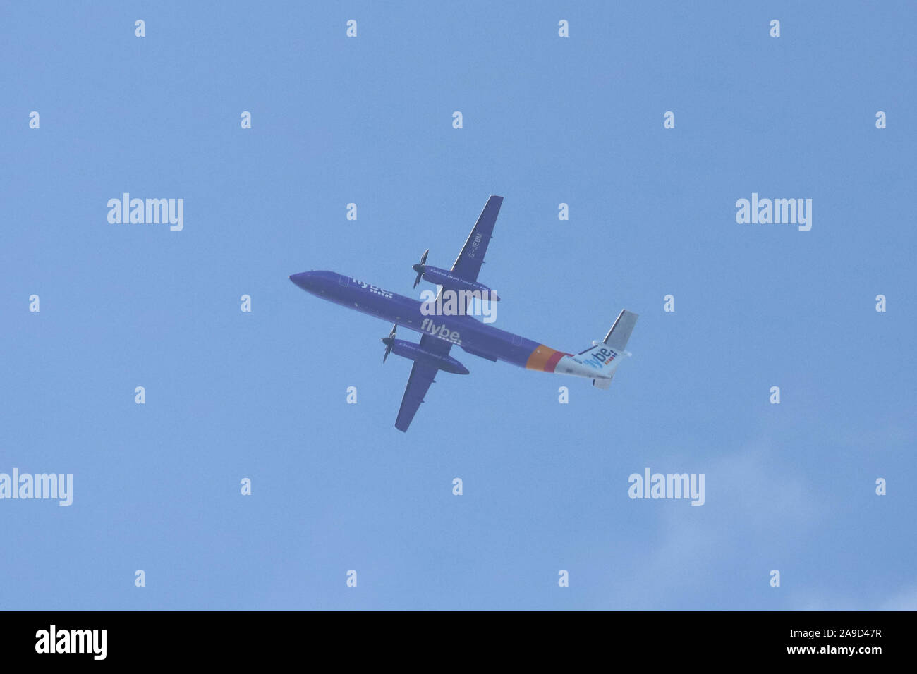 flybe passenger aircraft De Havilland Canada Dash 8-400 G-JEDM flying ...