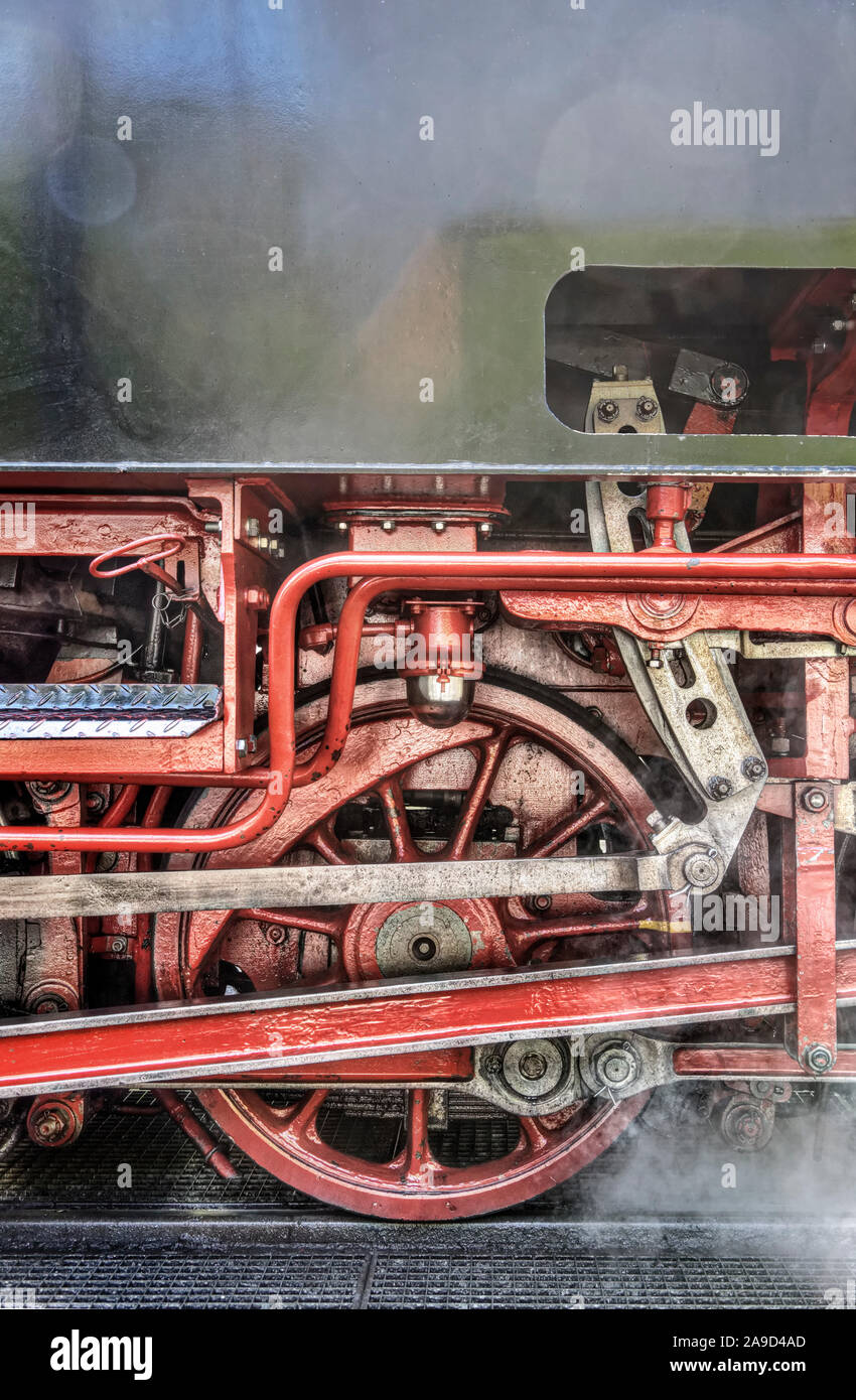 Wheel, sticks, levers, steem, steam locomotive Stock Photo - Alamy