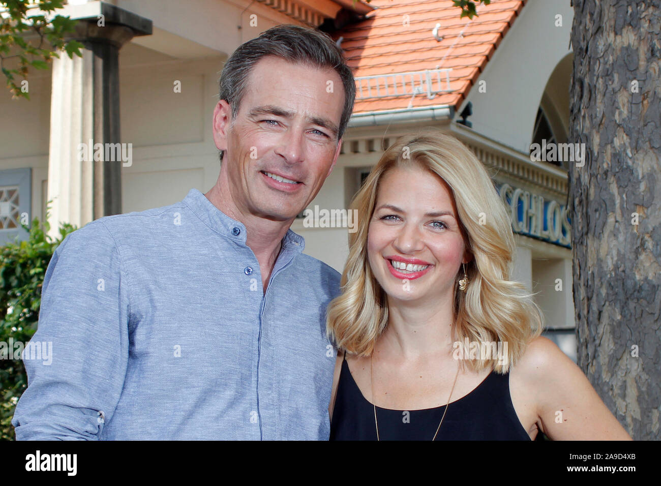 Susan sideropoulos hi-res stock photography and images - Alamy