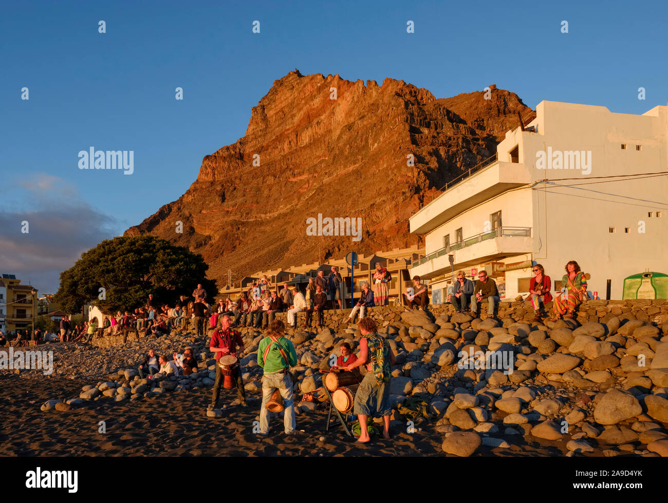 Drummer on the beach, La Playa, Berg La Merica, Valle Gran Rey, La ...