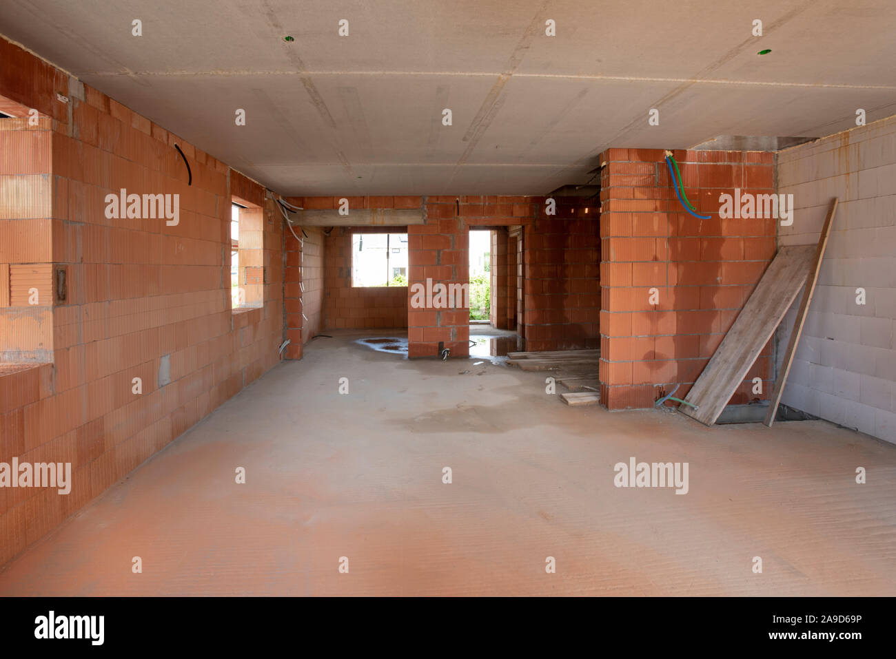 New building, structurally complete house Stock Photo - Alamy