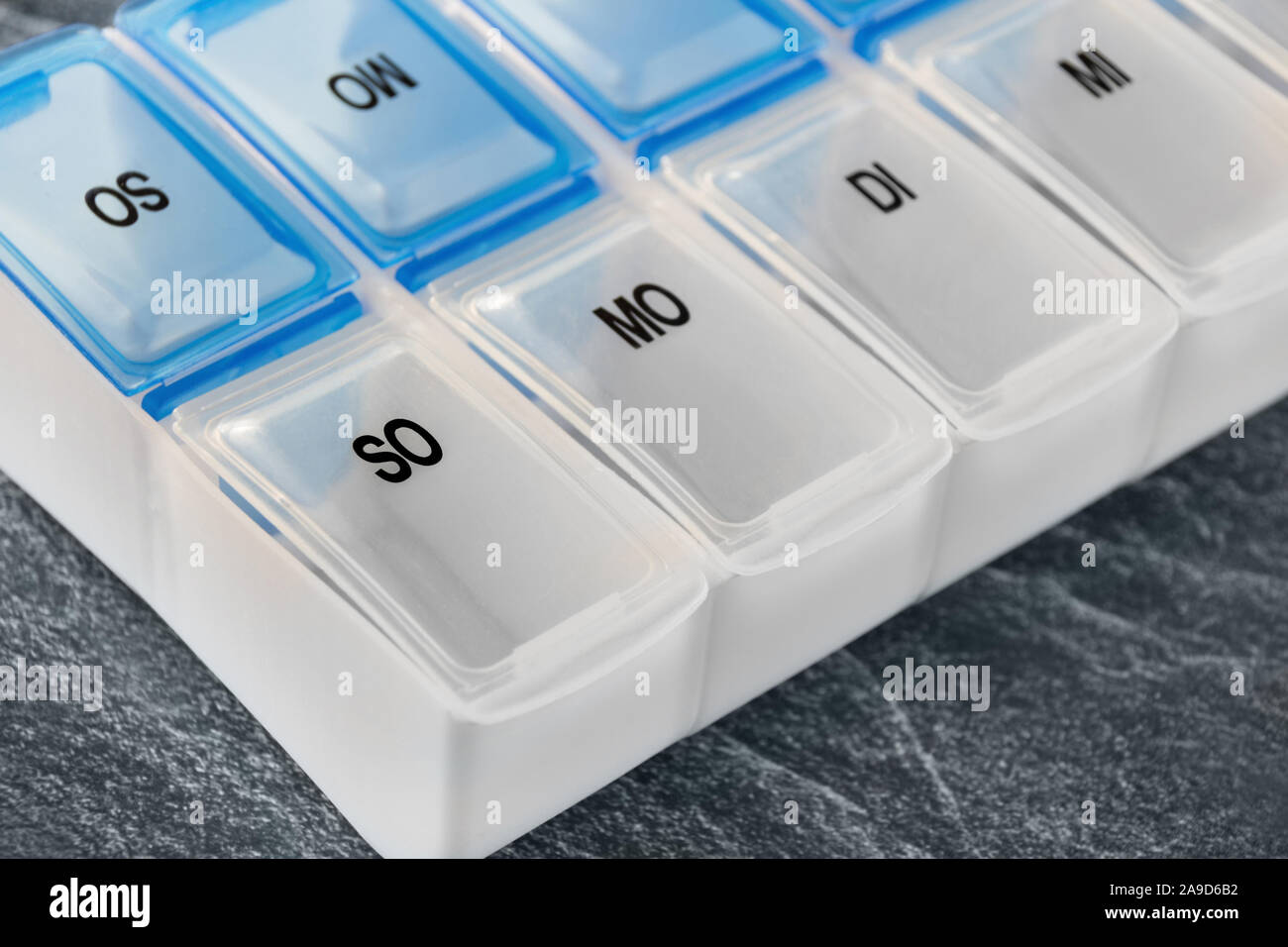 Pharmacist pill dispenser hi-res stock photography and images - Alamy