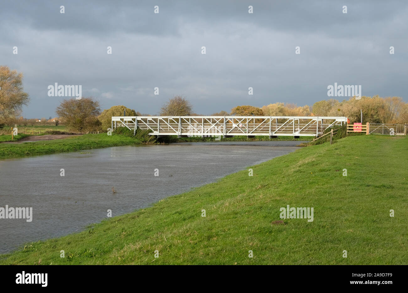 November 2019 - Weak steel river crossing bridge at Stoke St Gregory ...