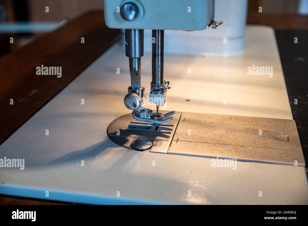 Metal foot from sewing machine hi-res stock photography and images - Alamy