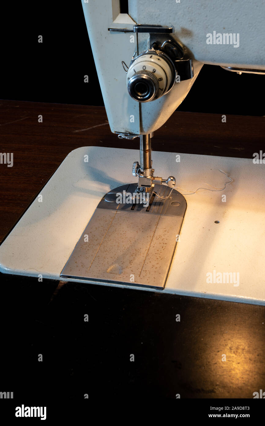 Arm sewing machine hi-res stock photography and images - Alamy