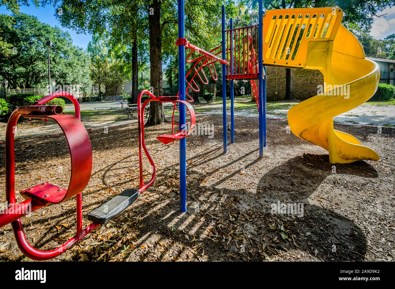 Curved monkey bars hi-res stock photography and images - Alamy