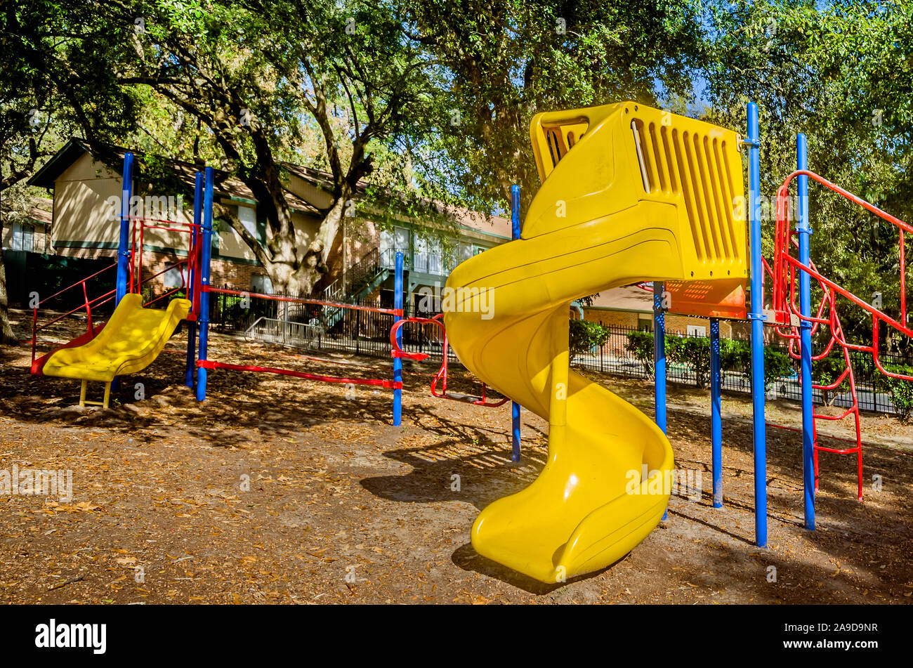 Curved monkey bars hi-res stock photography and images - Alamy