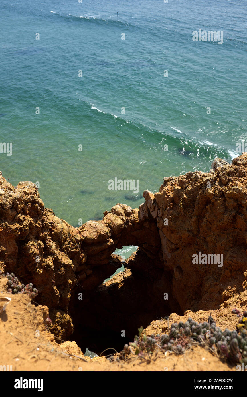 Atlantic Ocean, rugged cliffs at the Algarve Stock Photo - Alamy