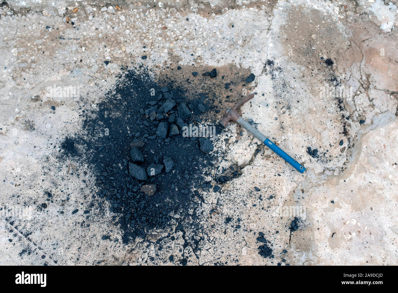 Ash residue hi-res stock photography and images - Alamy