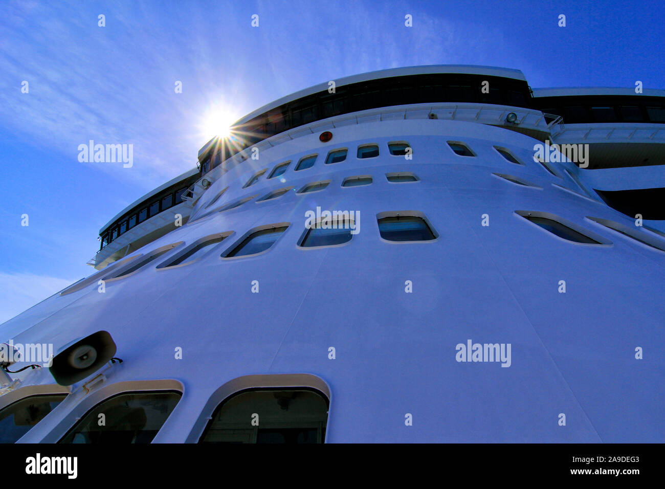 Cruise ship Queen Mary 2 Stock Photo - Alamy