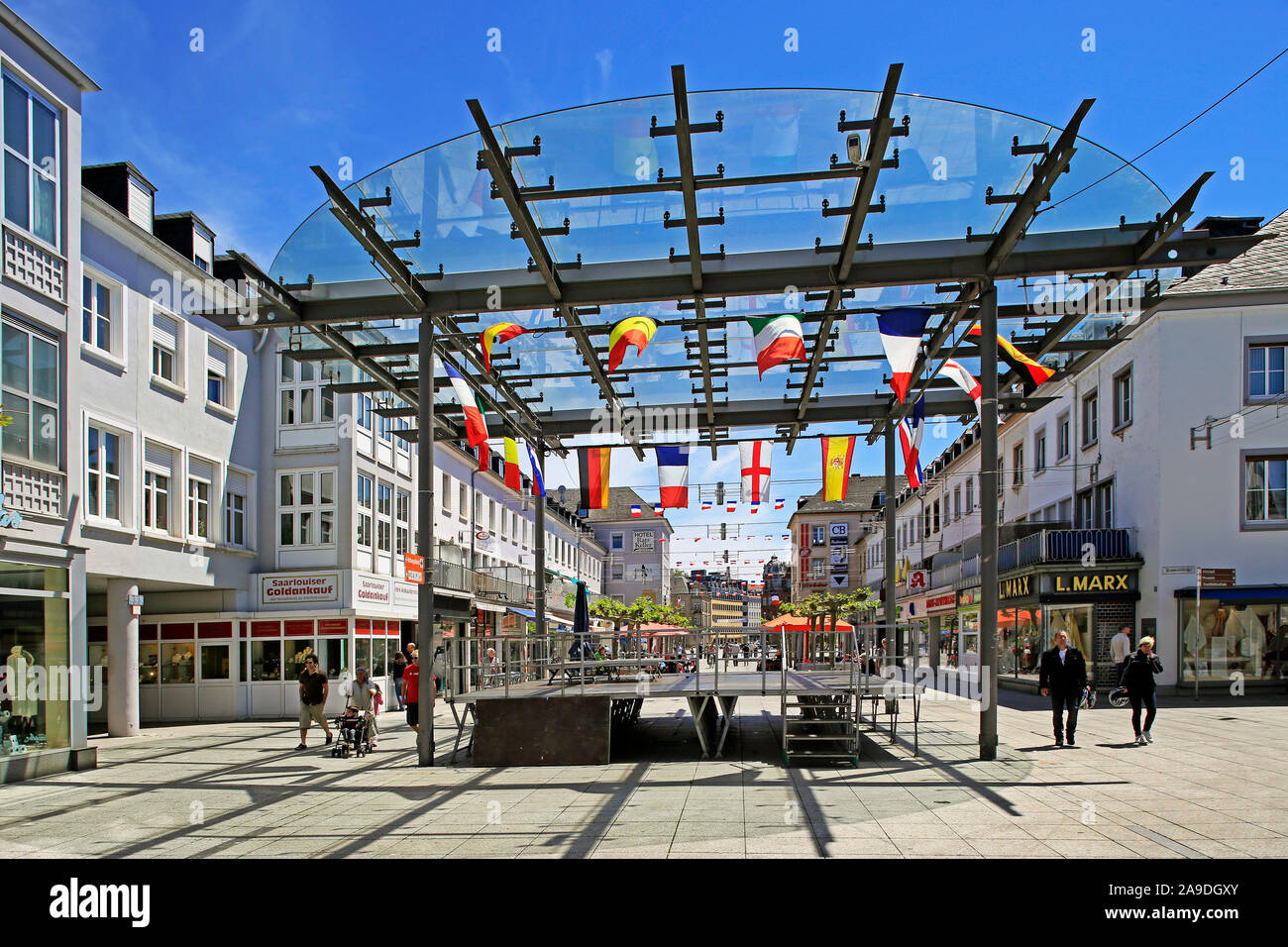 Festivity of international tourist interest hi-res stock photography ...