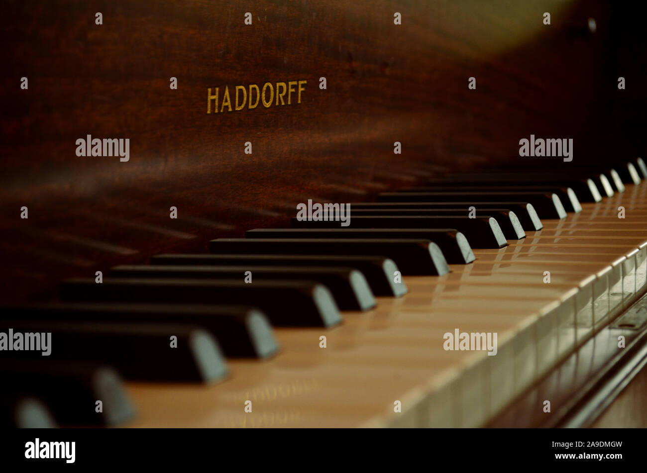 Piano side view with keys hi-res stock photography and images - Alamy