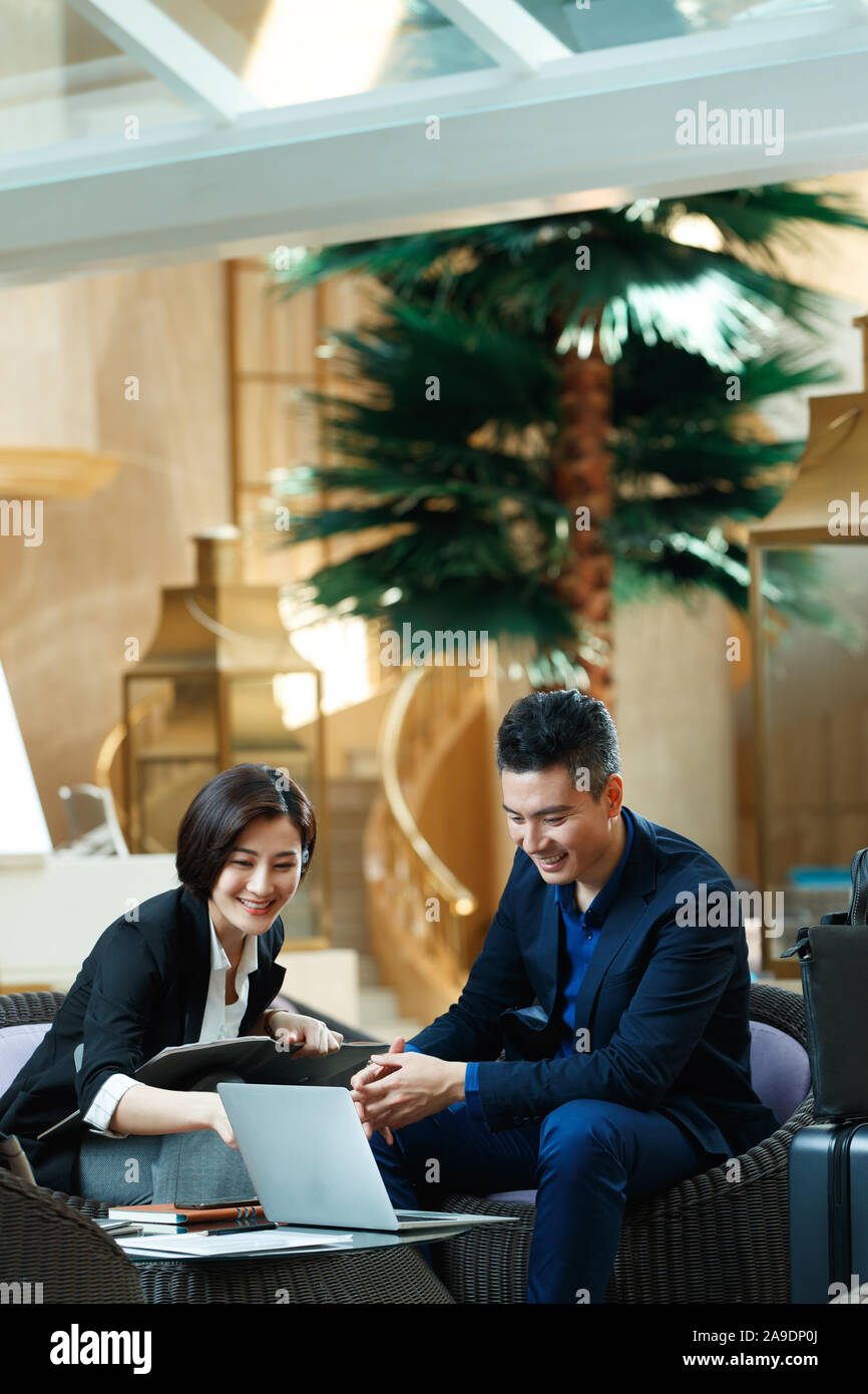 Business people talk Stock Photo - Alamy