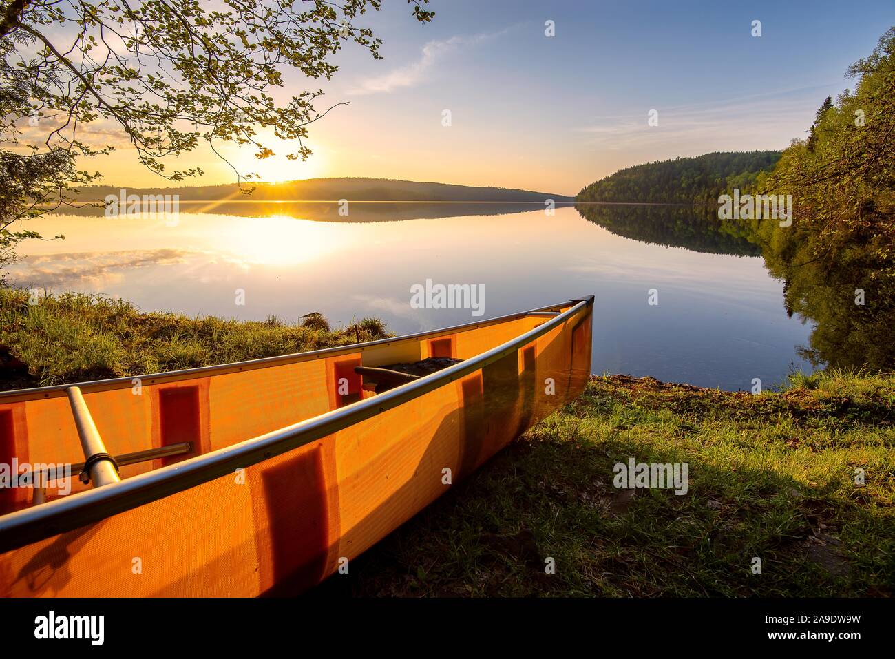 Canoe on the shore of the Boundary Waters in northern Minnesota Stock ...