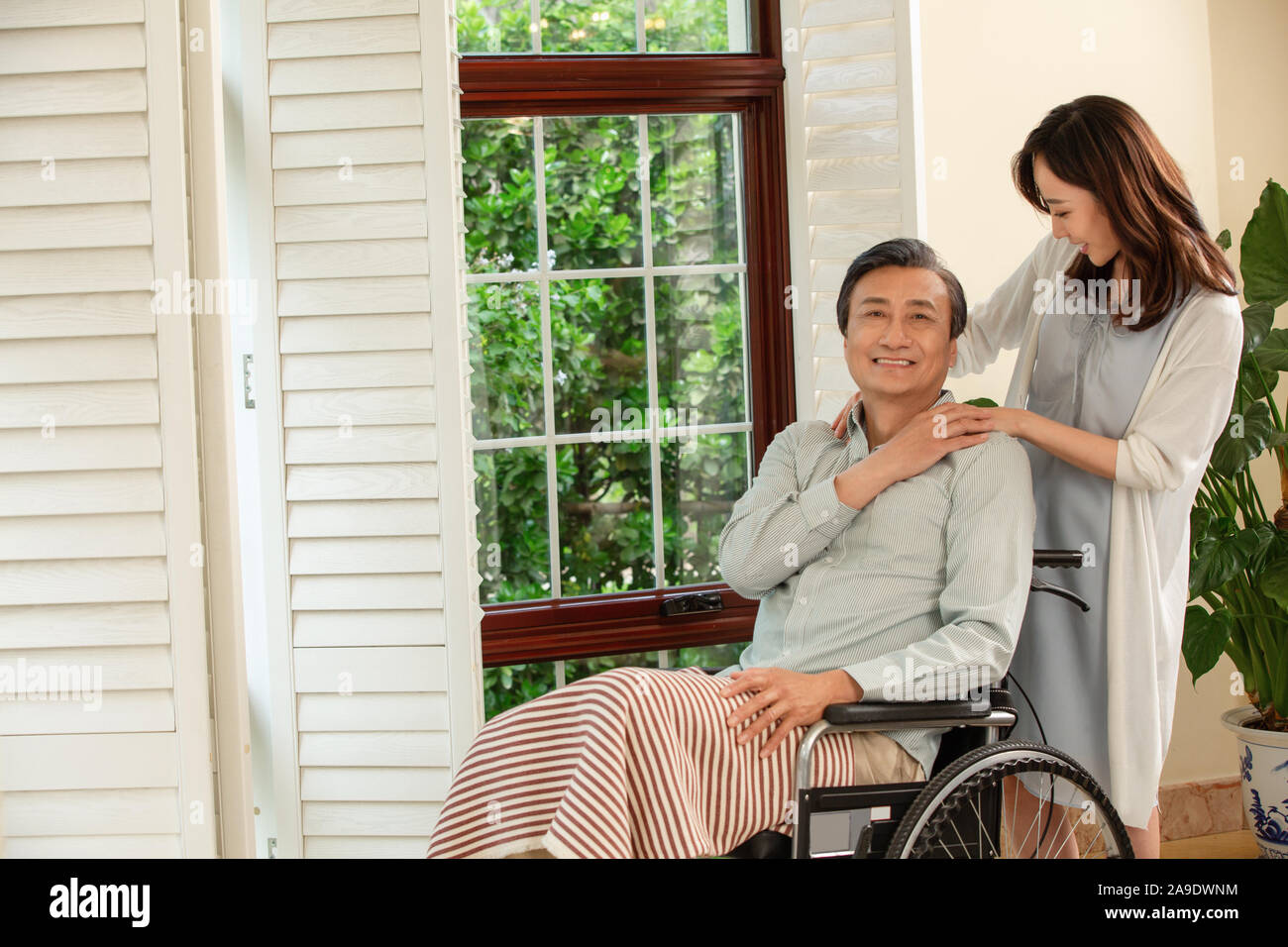 Young woman father on city hi-res stock photography and images - Alamy