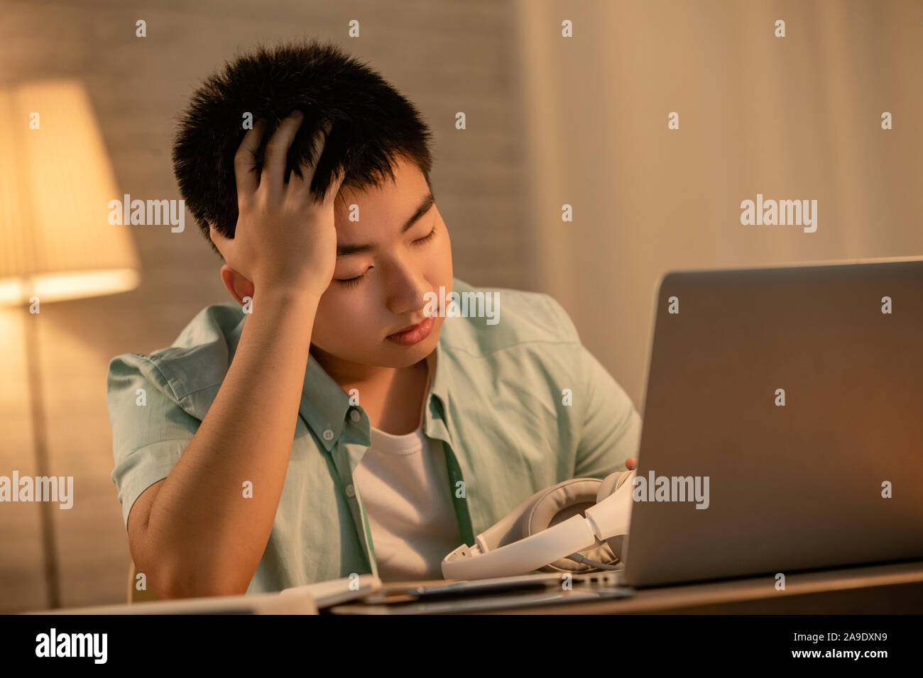 Fatigue of middle school students Stock Photo - Alamy