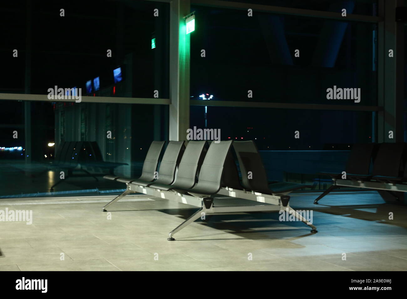 block of seats in an international airport Stock Photo - Alamy