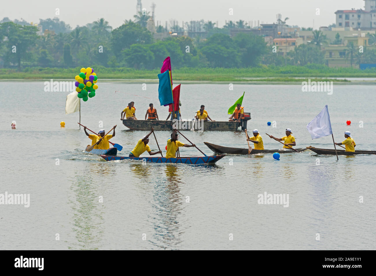 Dragon boat competition hi-res stock photography and images - Alamy