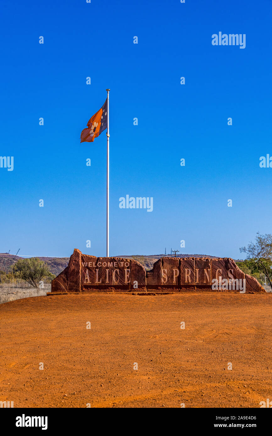 Welcome sign northern territory australia hi-res stock photography and ...