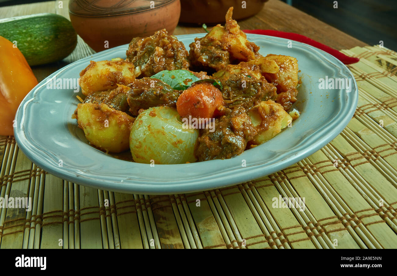 Estofado de res, Colombian Beef Stew With Tomato Sauce Stock Photo - Alamy