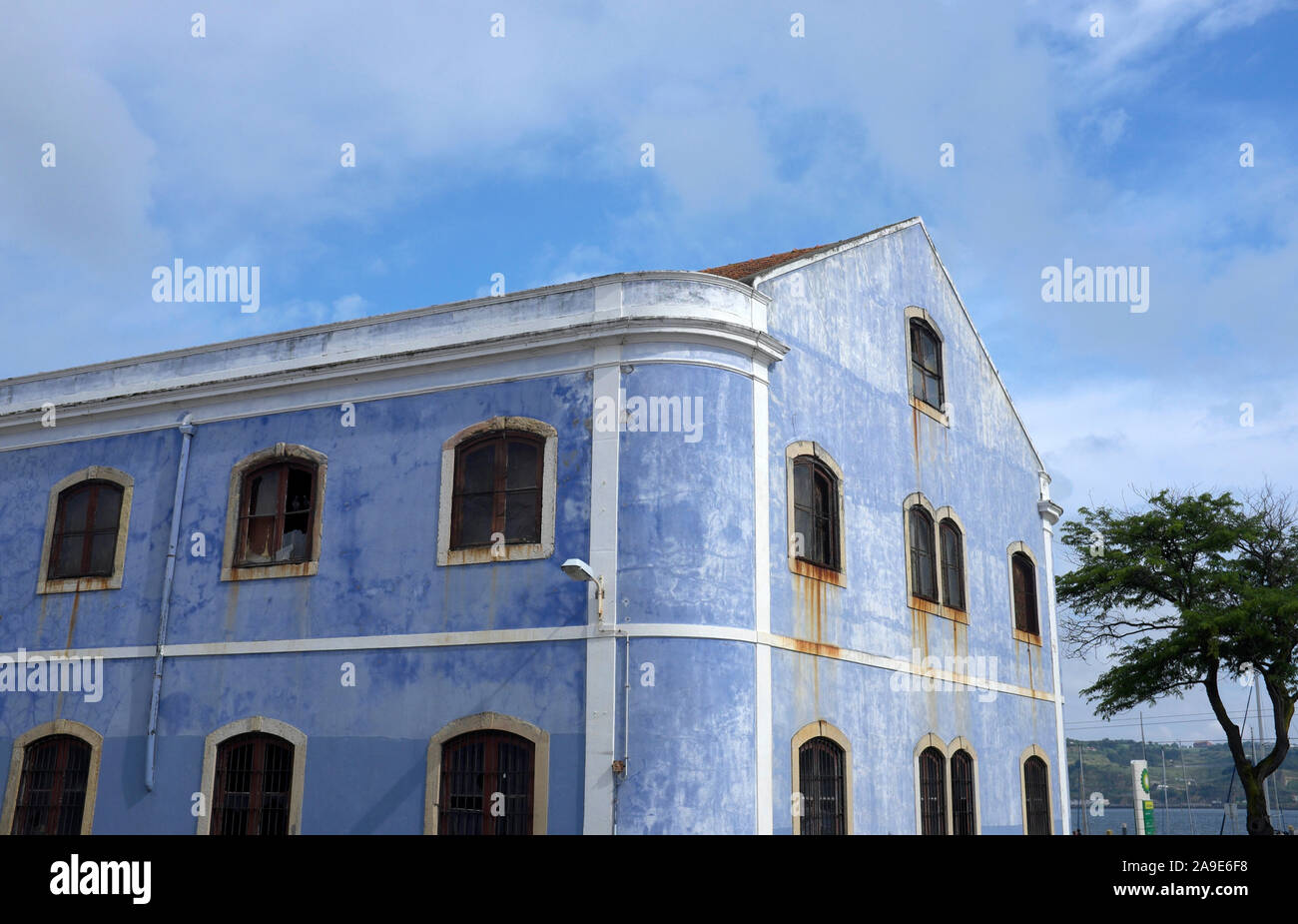 Gallery in a reorganisation-destitute building Stock Photo - Alamy