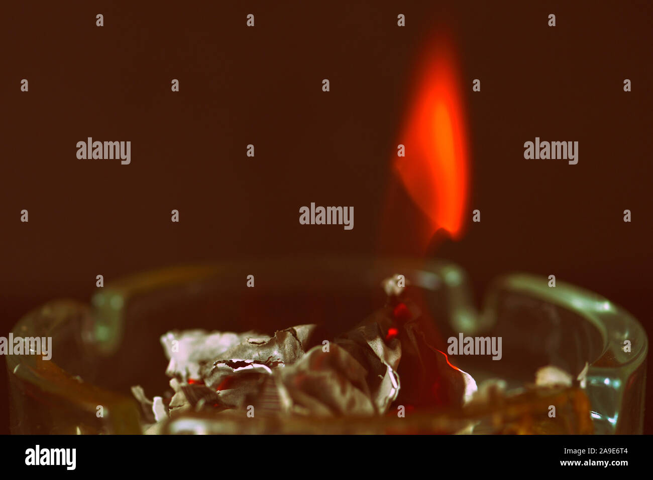 Burn a piece of paper hi-res stock photography and images - Alamy